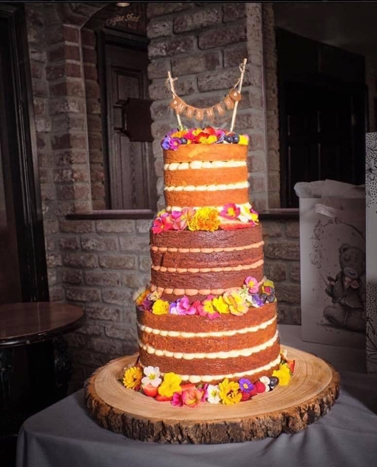 Hannah's Kitchen | Wedding Cakes Leeds | Custom Cupcakes Leeds